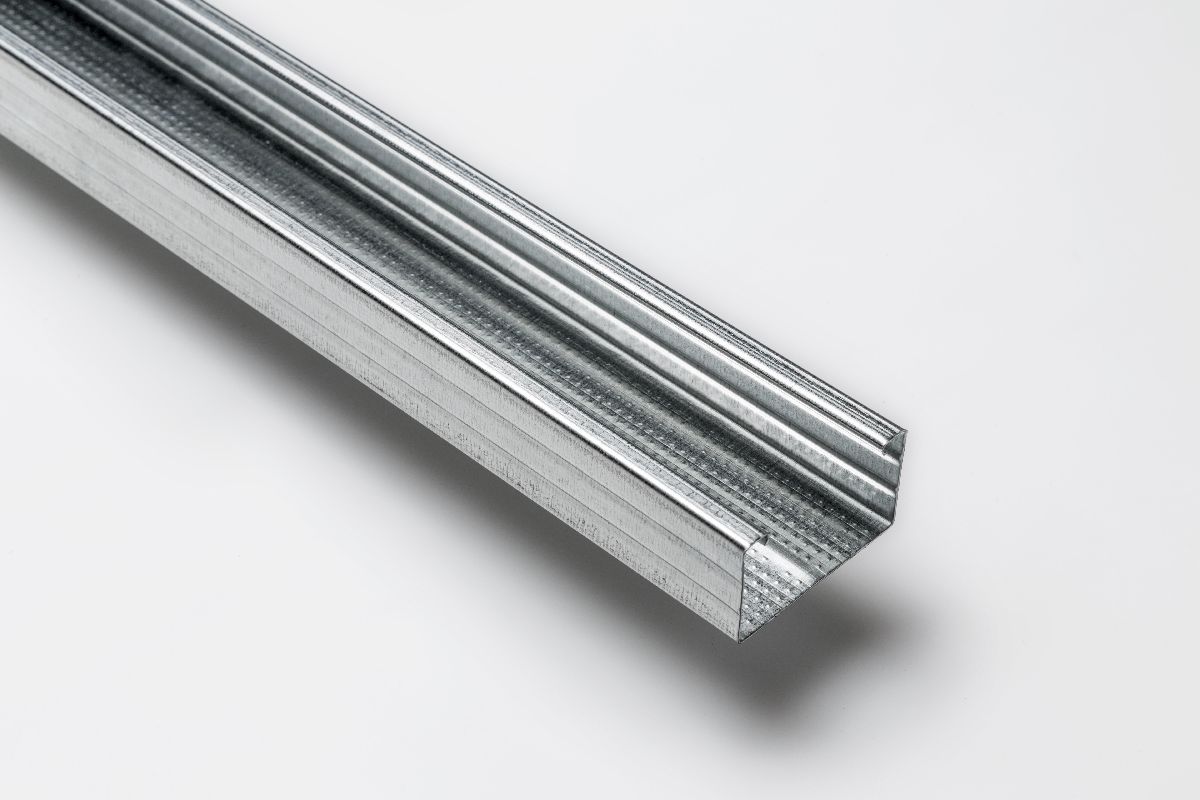 Profilo Clip 4927 con bordo arrotondato | Siniat - Siniat